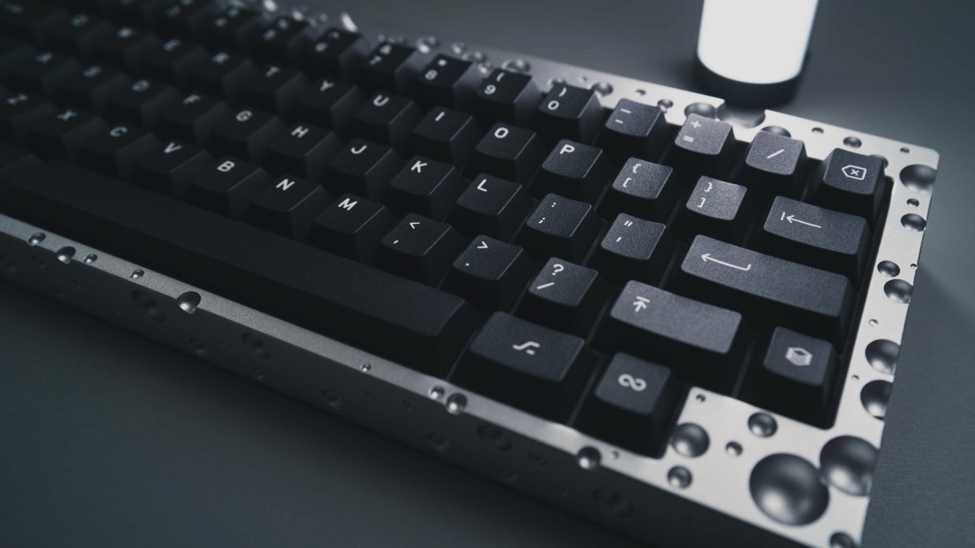 🧀 Swiss - A Cheese Mechanical Keyboard - Vala Supply